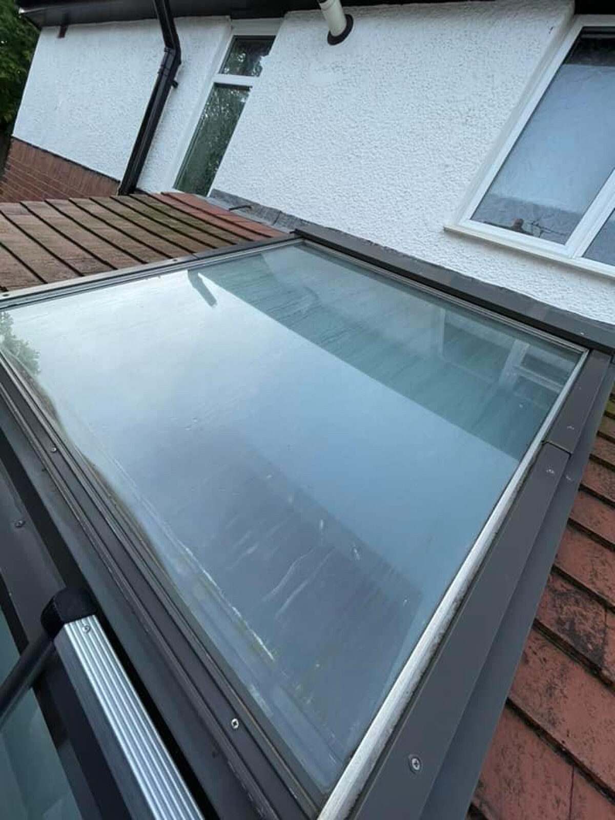 The glass unit in my velux window has cracked, can you replace it?